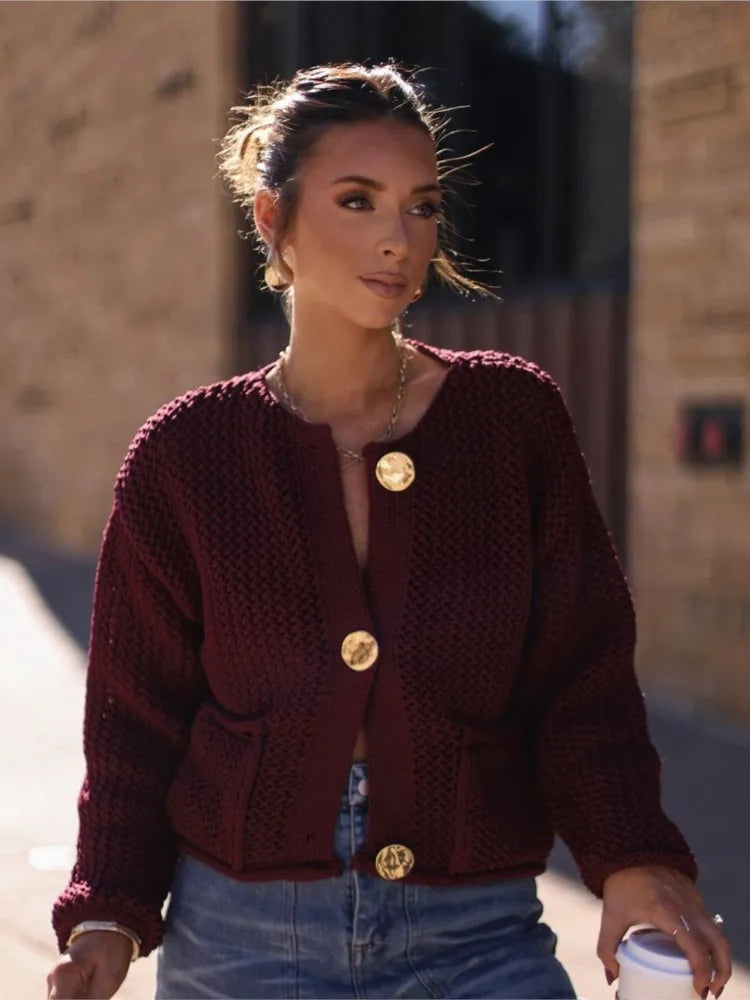 Aimee - Knitted cardigan with oversized buttons – sundayaffairs